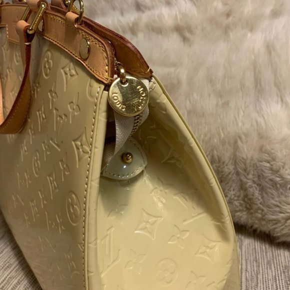 Louis Vuitton | Bags | Louis Vuitton Brea Monogram Vernis Mm Euc | Poshmark
